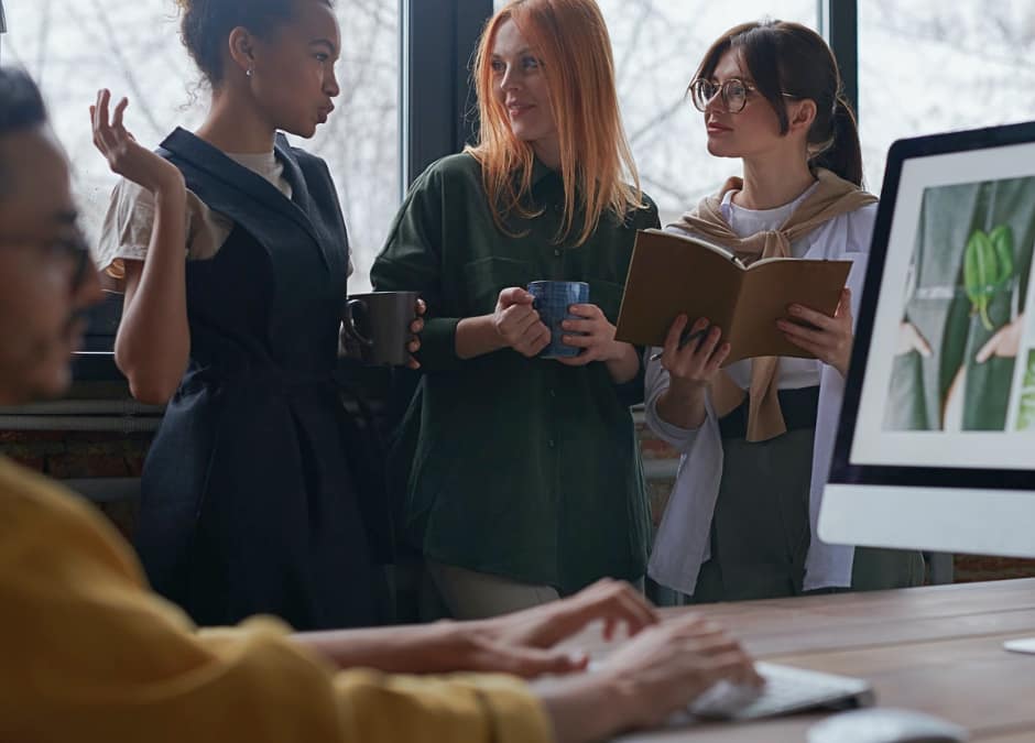 Effective Communication Techniques: Real-World Examples - Loopward