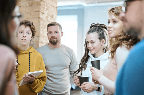 "I find it hard to talk to people" 8 good reasons why - Loopward
